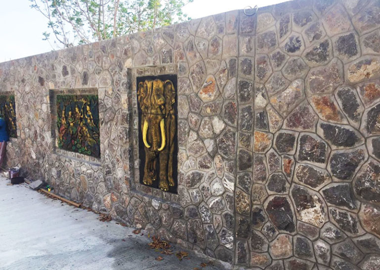 Wall Builder in Thailand